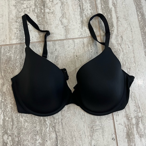 Victoria's Secret | Other | Black Victorias Secret Bra Size 34d | Poshmark
